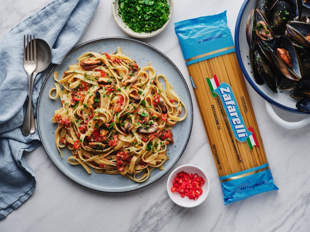 Fettuccine with Mussels, Tomato & Chilli – Zafarelli Pasta